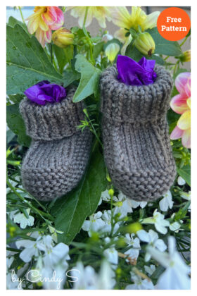 6 Baby Hug Boots Free Knitting Pattern