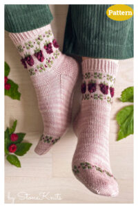 6 Berry Socks Knitting Patterns